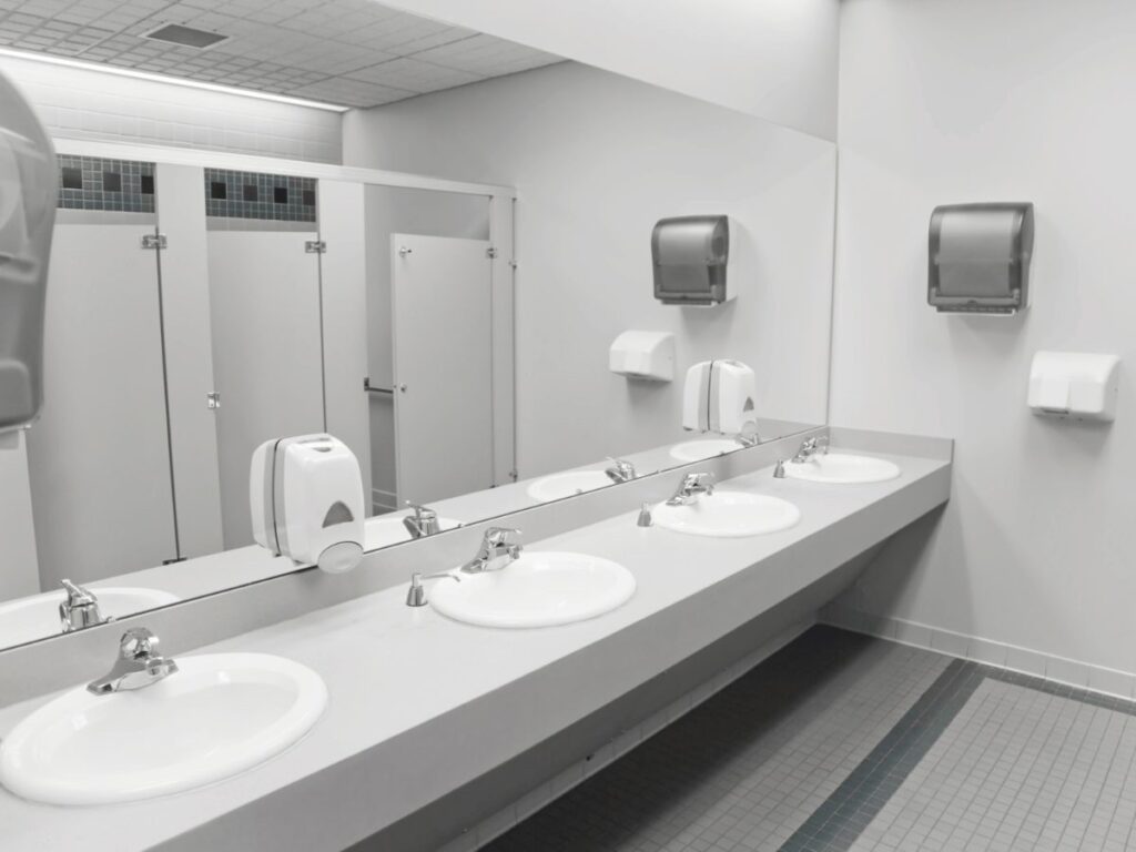How To Keep Your Gym Clean And Sanitary - YR Fitness