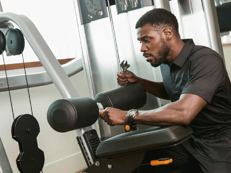 9 Essential Duties And Responsibilities Of A Gym Manager - YR Fitness