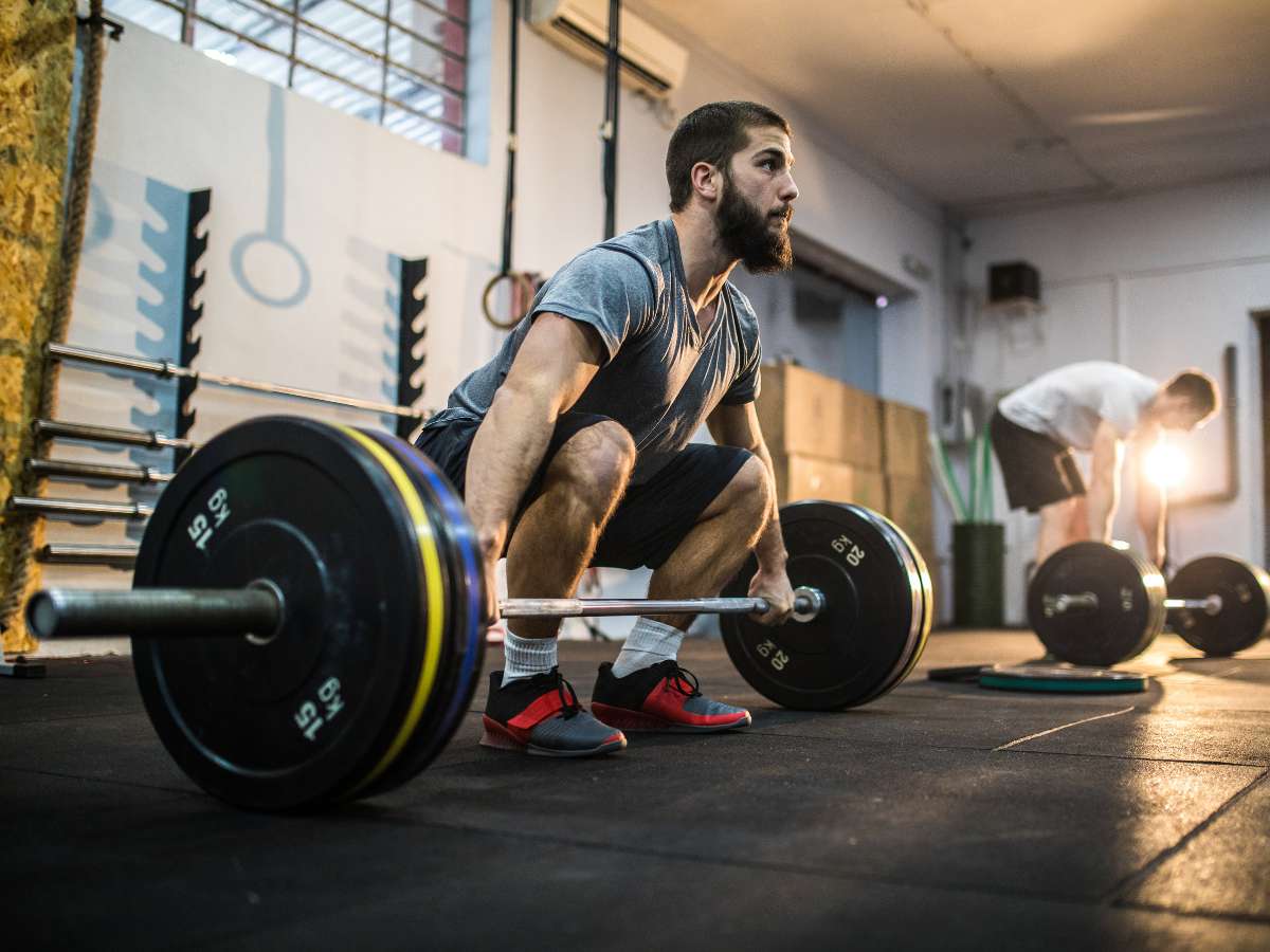 Smith Machines Vs Free Weights: What's The Difference - YR Fitness